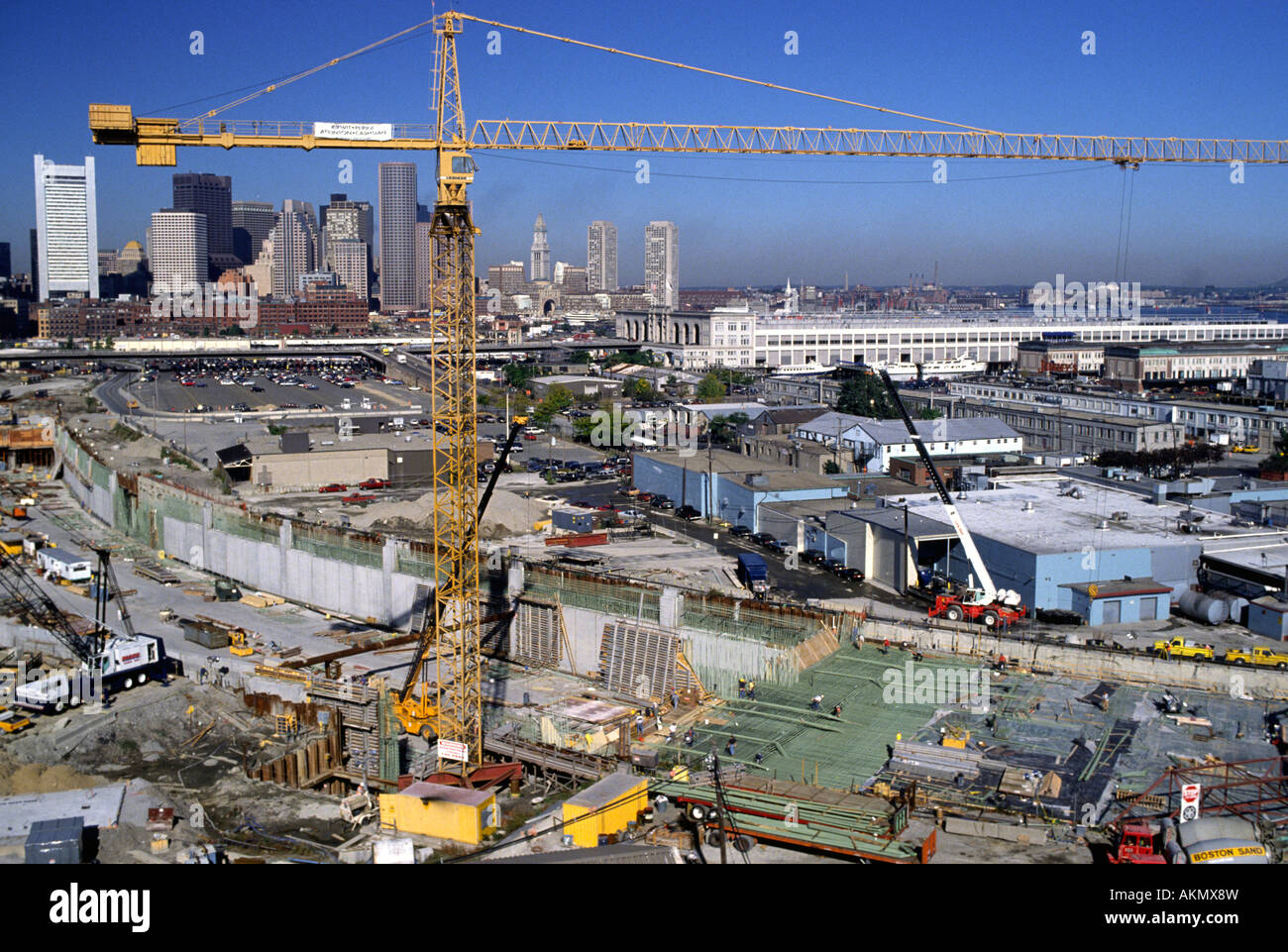 Construction of the Interstate 90 third harbor tunnel connector in ...