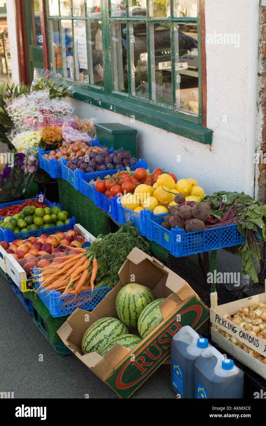 Greengrocers greengrocer green grocer hi-res stock photography and ...