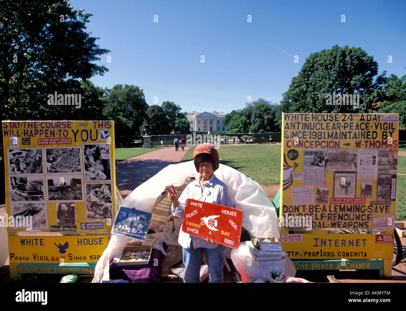 Peace Vigil, White House, Washington, DC Stock Photo - Alamy