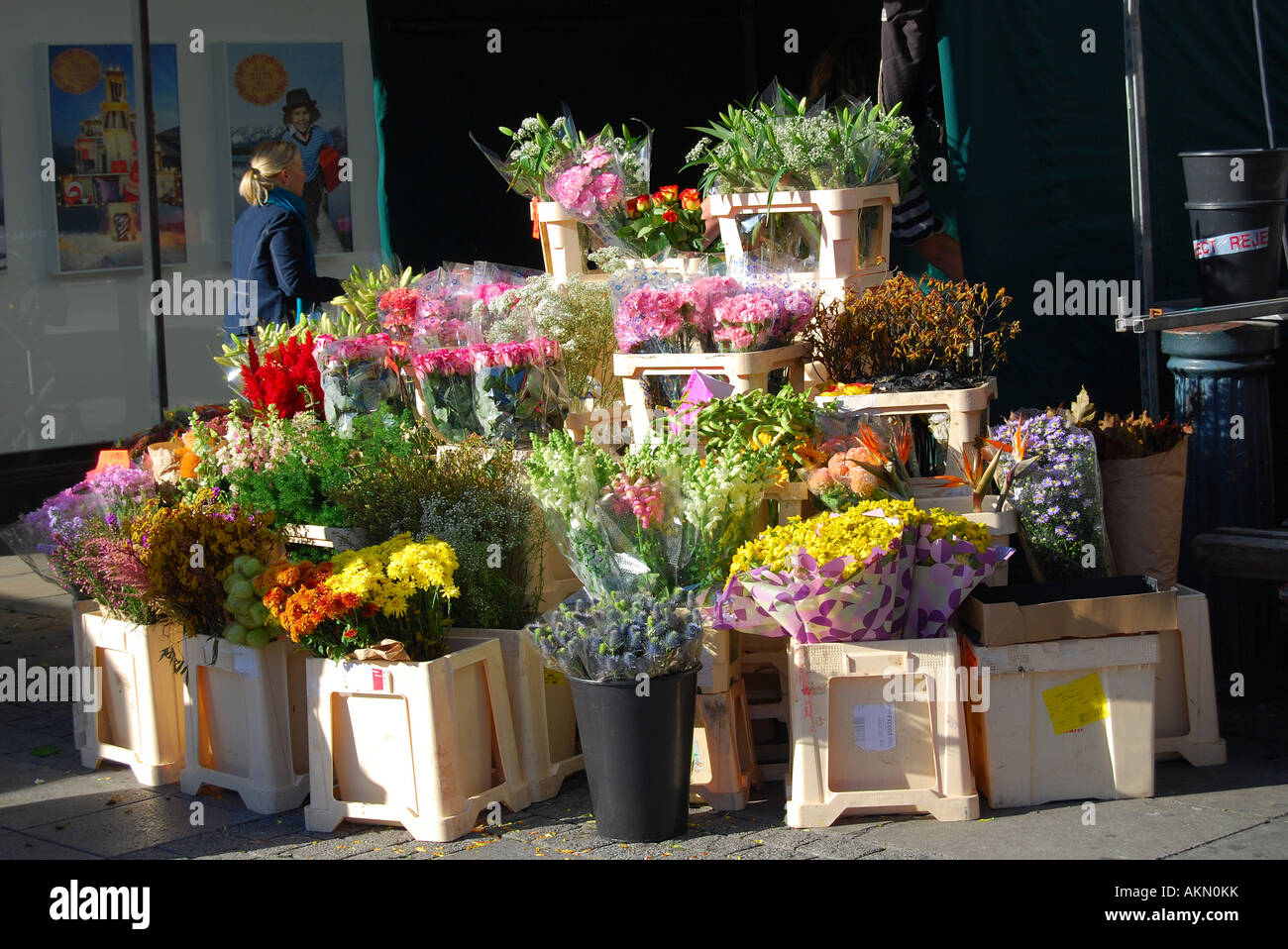 Outdoor flower stall Stock Photo - Alamy