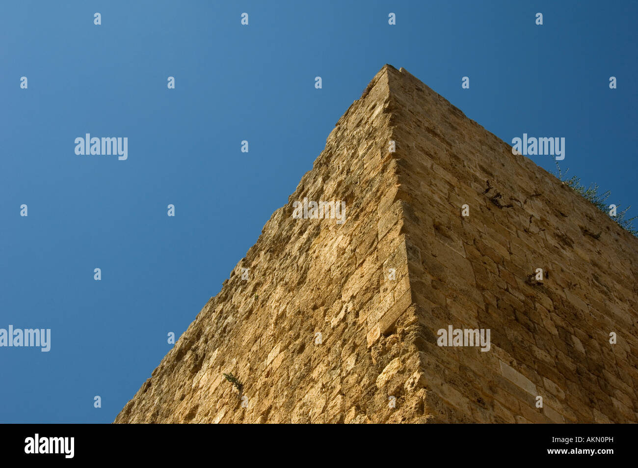 Edge picture architecture building hi-res stock photography and images ...