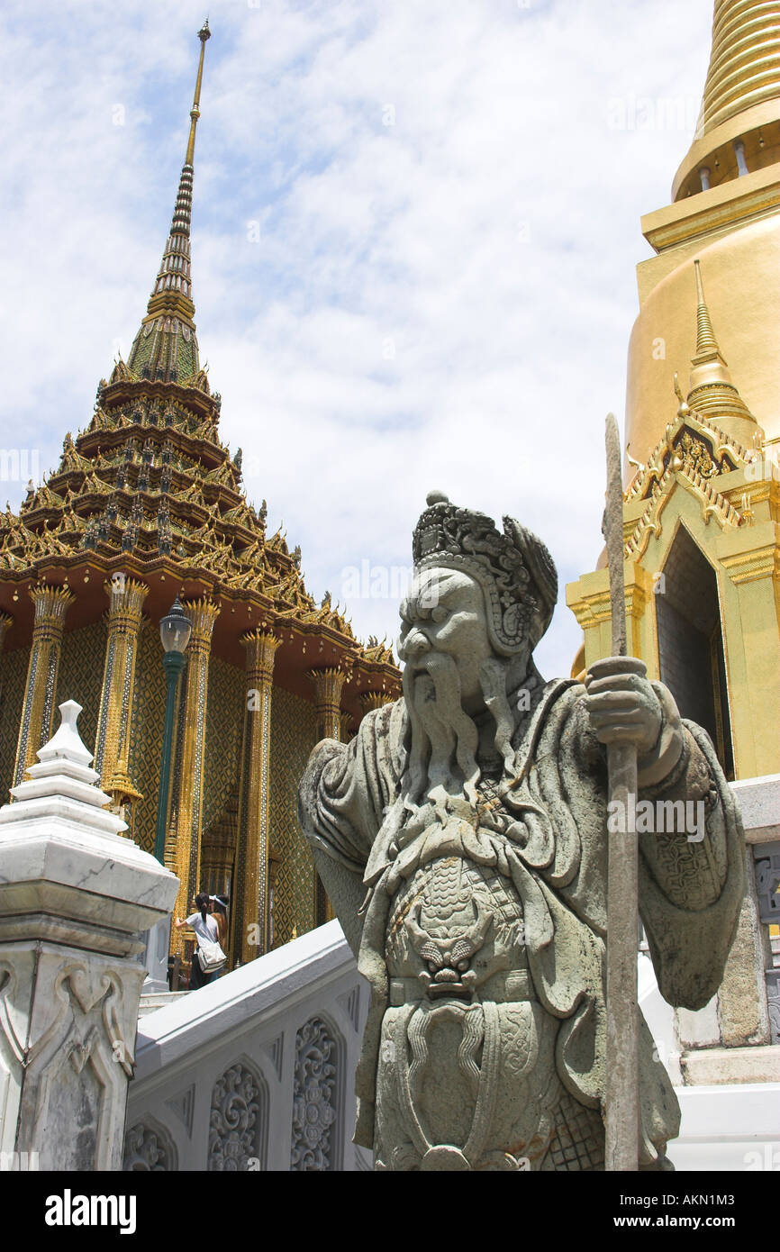 The chinese warrior near the golden chedi, Wat Phra Kaew, bangkok ...