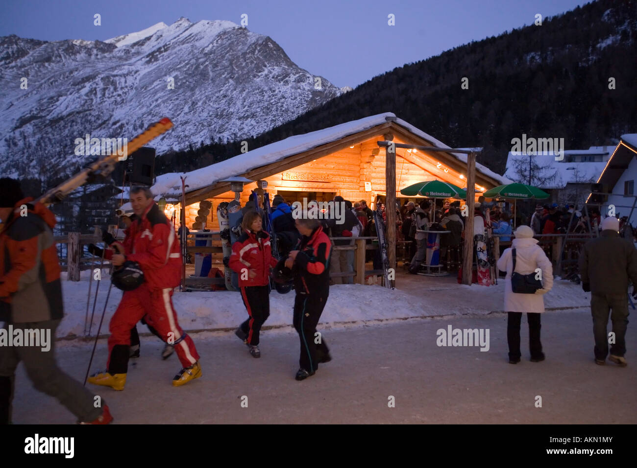 Switzerland villages at night hi-res stock photography and images - Alamy