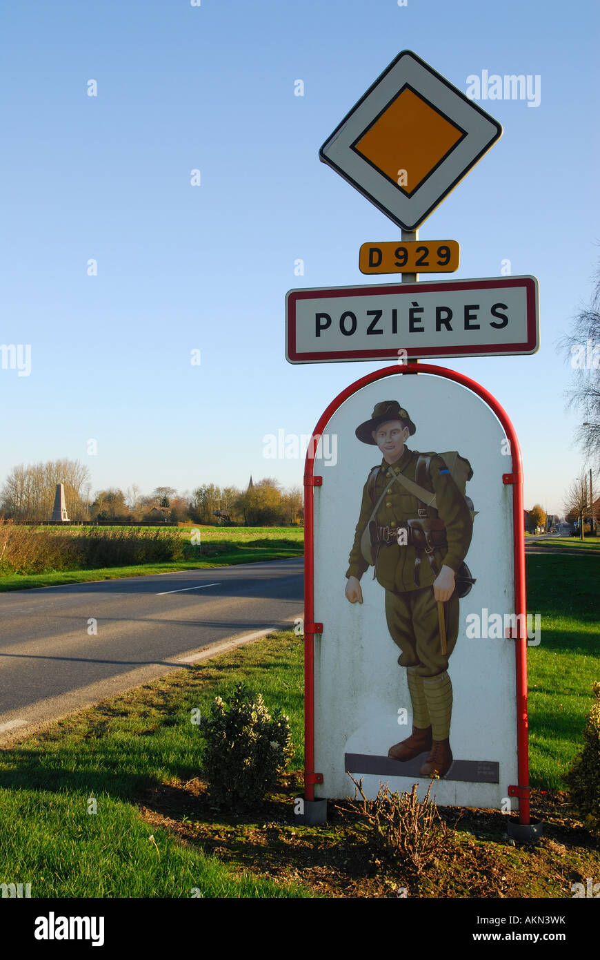 Anzac soldier hi-res stock photography and images - Alamy