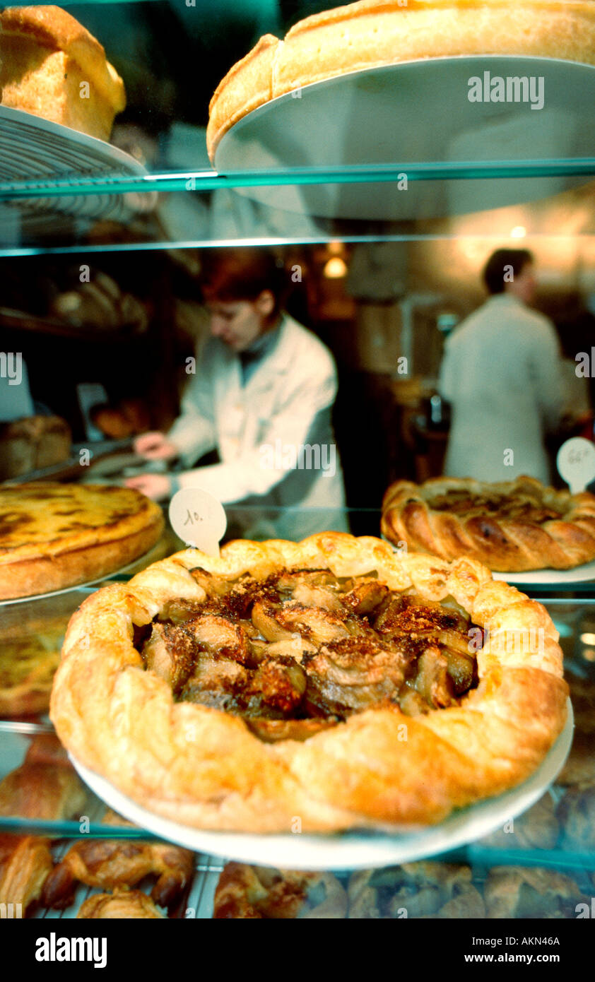 Paris France, Shopping, French Bakery, Boulangerie Poilaine, Apple Pie ...