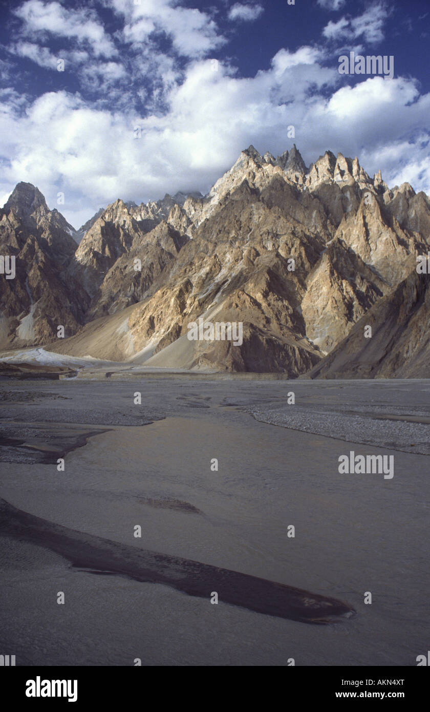 River valley. Passu, Hunza Valley, Pakistan Stock Photo - Alamy