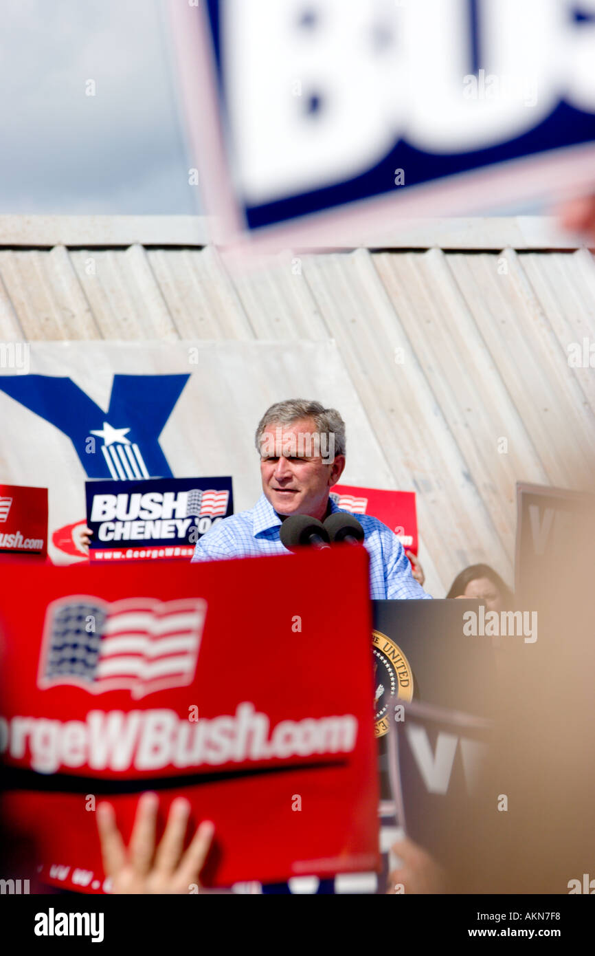 George bush campaign sign hi-res stock photography and images - Alamy