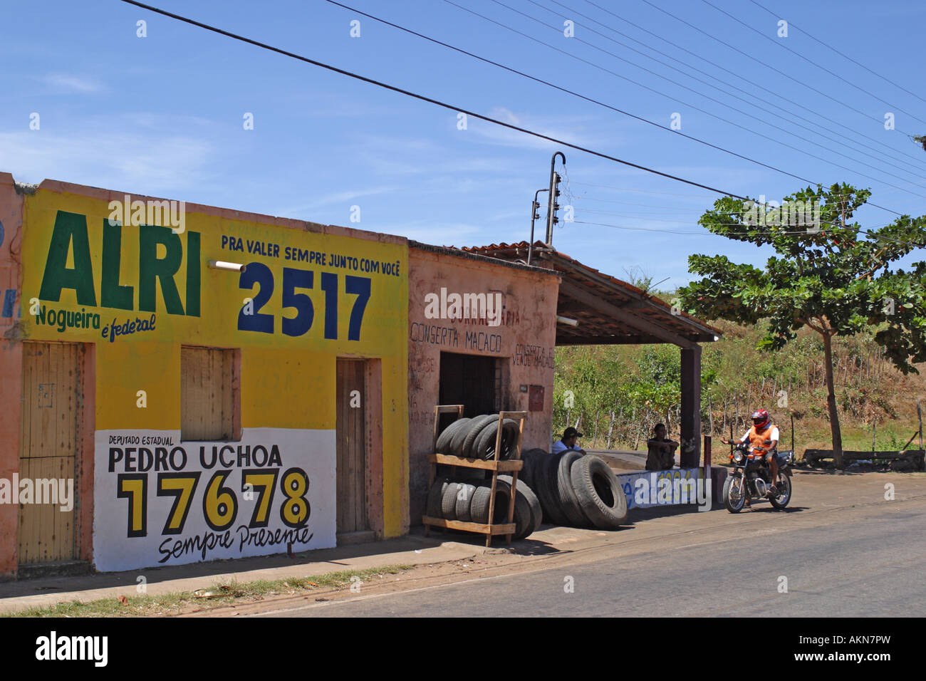 Small shop latin america hi-res stock photography and images - Alamy