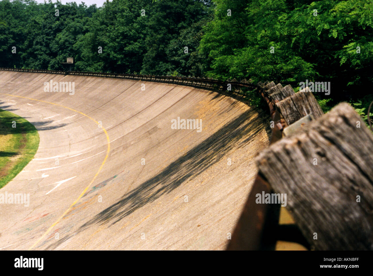 Banked track hi-res stock photography and images - Alamy Banked track hi-res stock photography and images - Alamy