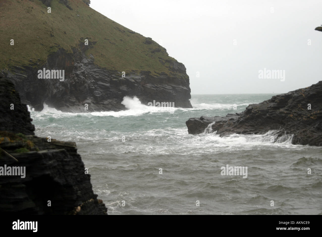 Boscastle cornwall storm hi-res stock photography and images - Alamy