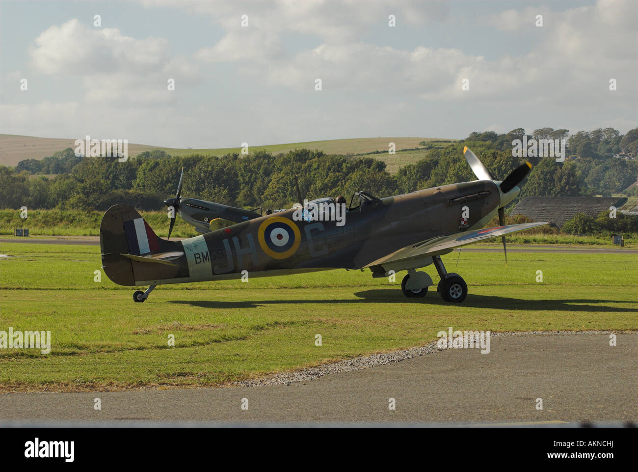 Spitfire mkvb bm597 hi-res stock photography and images - Alamy