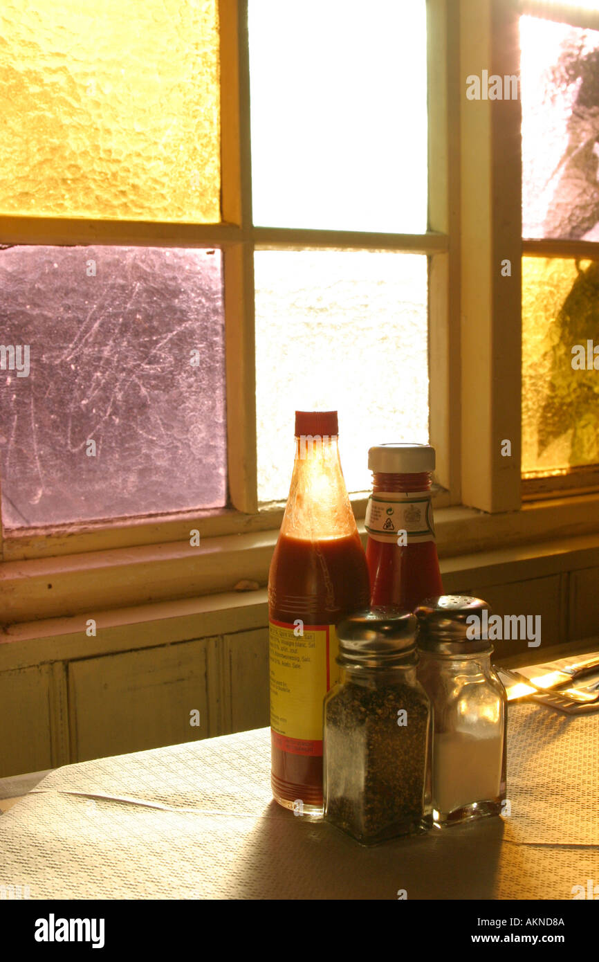 Restaurant table window wait waiting hi-res stock photography and ...