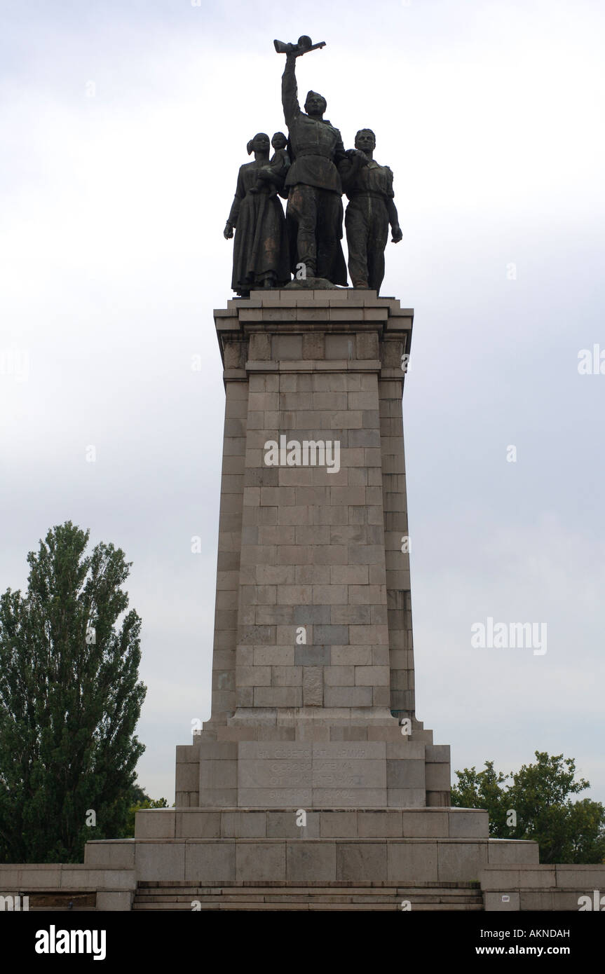 Monument to Russian Red Army in sofia Central Park Stock Photo - Alamy