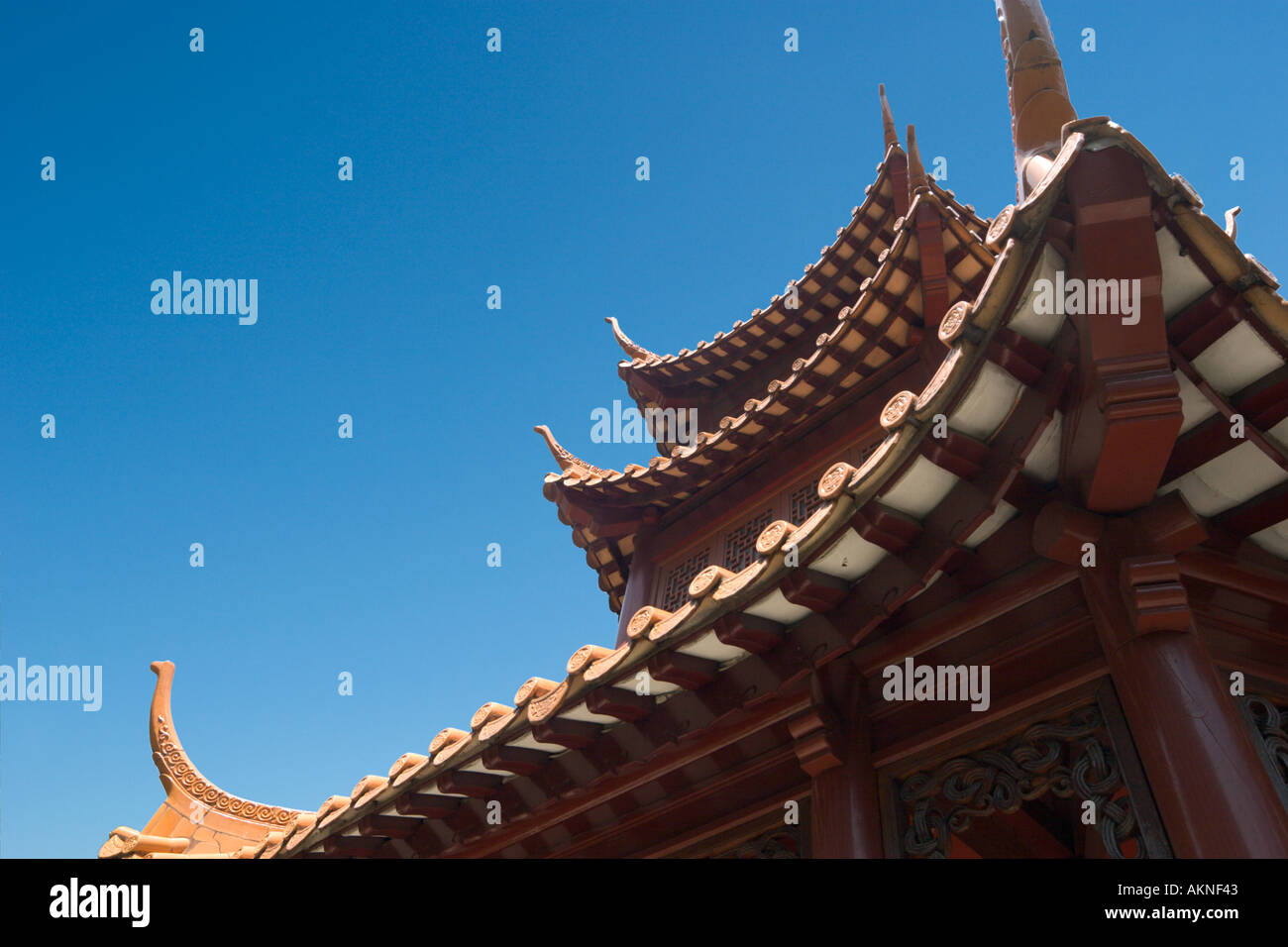 Chinese pagoda roof hi-res stock photography and images - Alamy