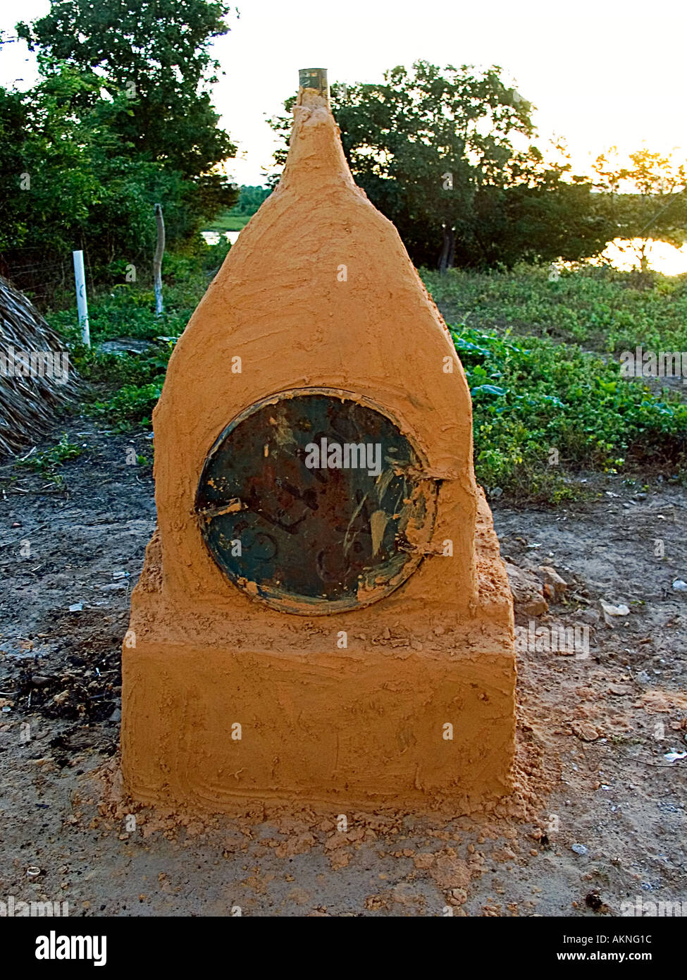 Primitive Clay Oven front view Stock Photo - Alamy