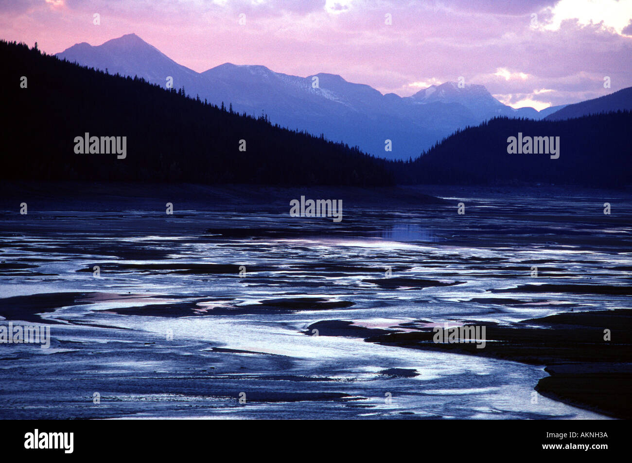jasper lake jasper national park canada Stock Photo - Alamy