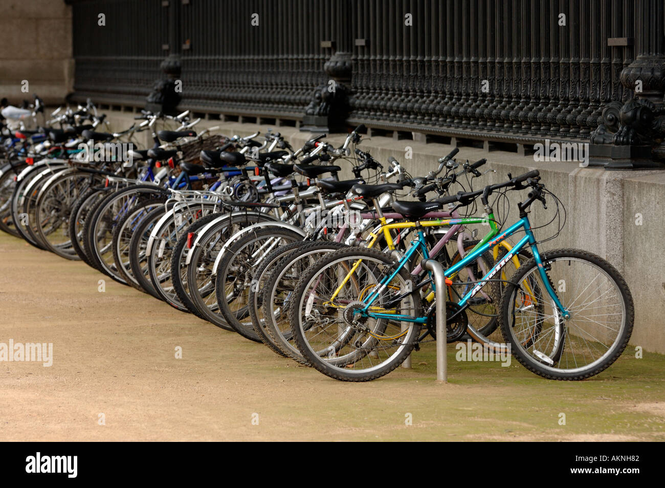Bicycles london hi-res stock photography and images - Alamy