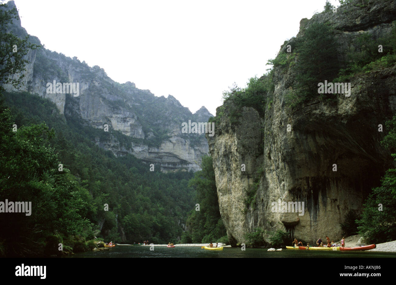 Tarn gorge canoe hi-res stock photography and images - Alamy