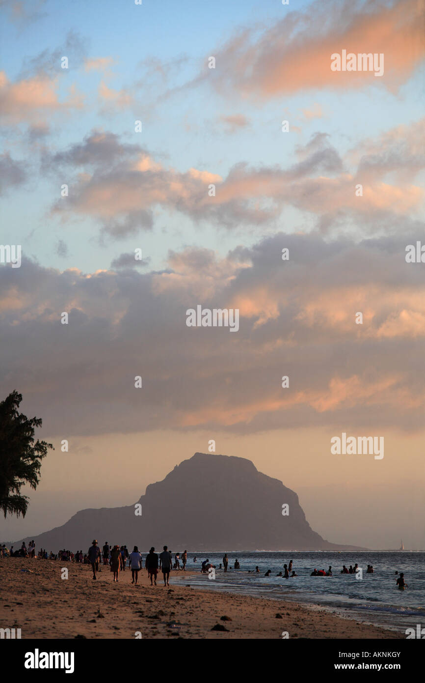 The sunset at the flic en flac beach hi-res stock photography and ...
