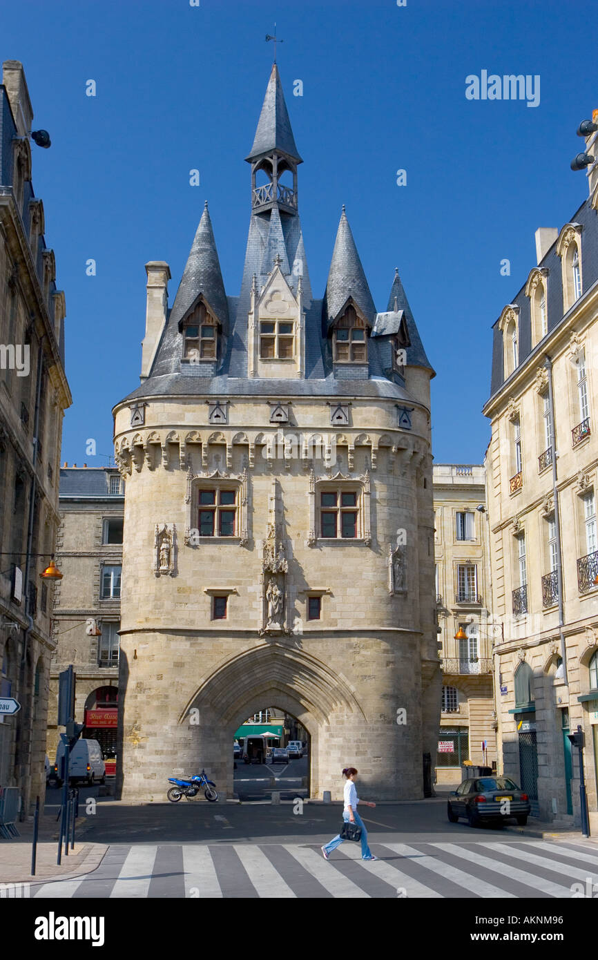 Porte Cailhau 15th century entrance to city of Bordeaux marks victory ...