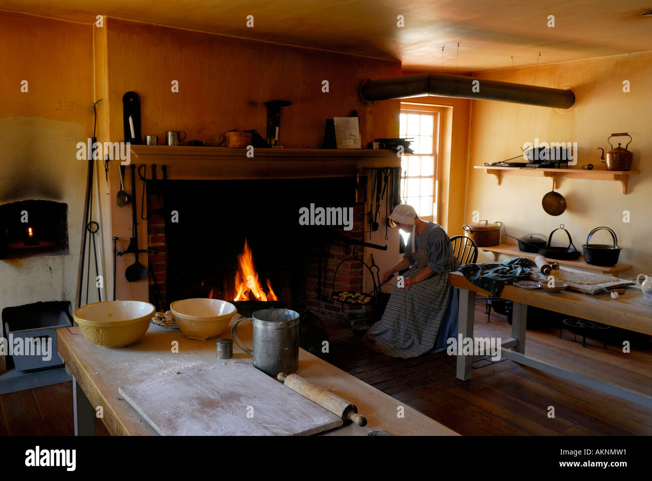 Kitchen staff in period costume at the fireplace at the officers ...