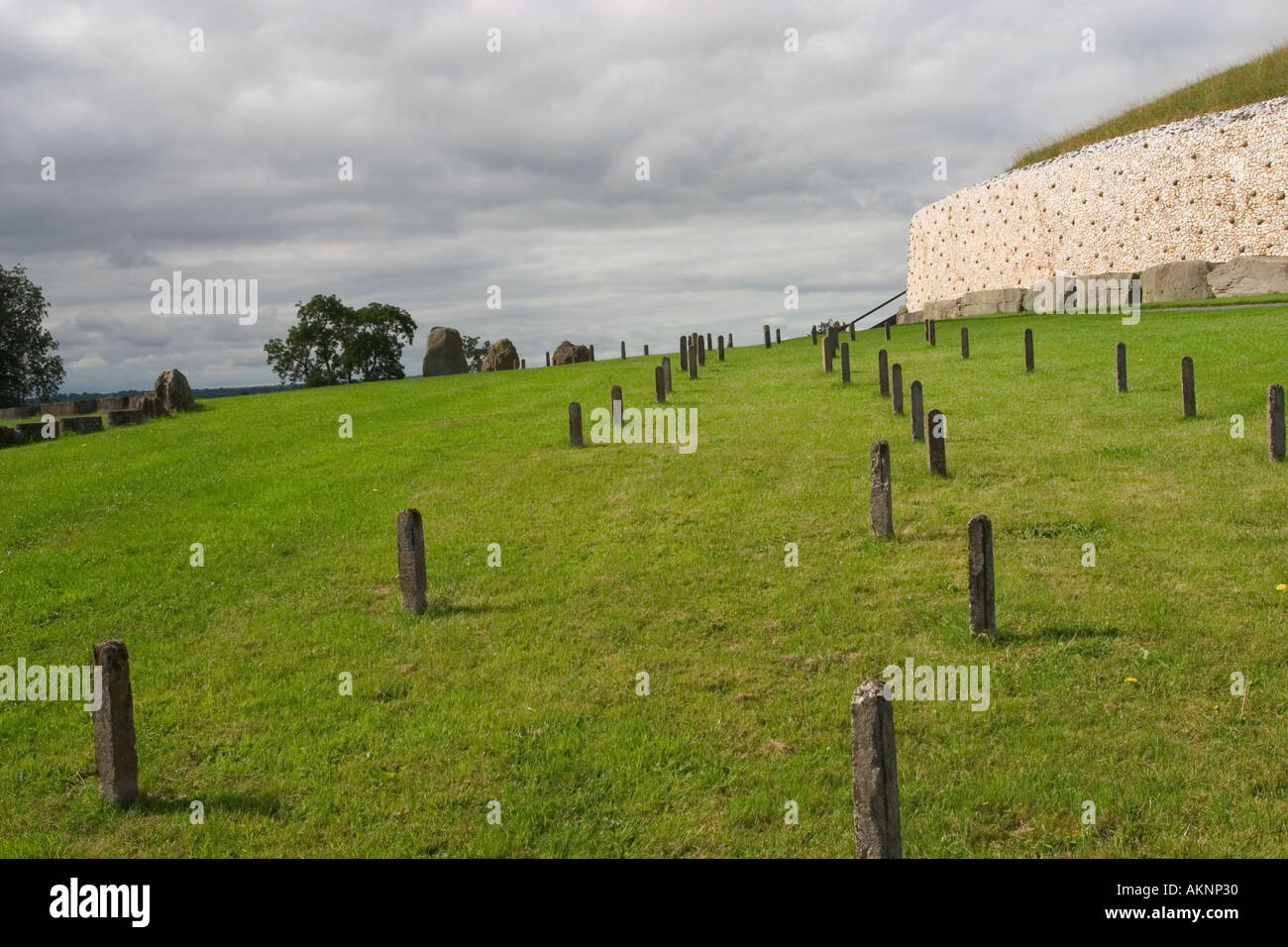 Newgrange Megalithic Passage Tomb co meath ireland Stock Photo - Alamy