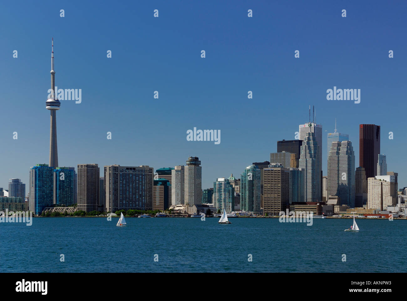 Toronto water blue sky ferry skyline hi-res stock photography and ...