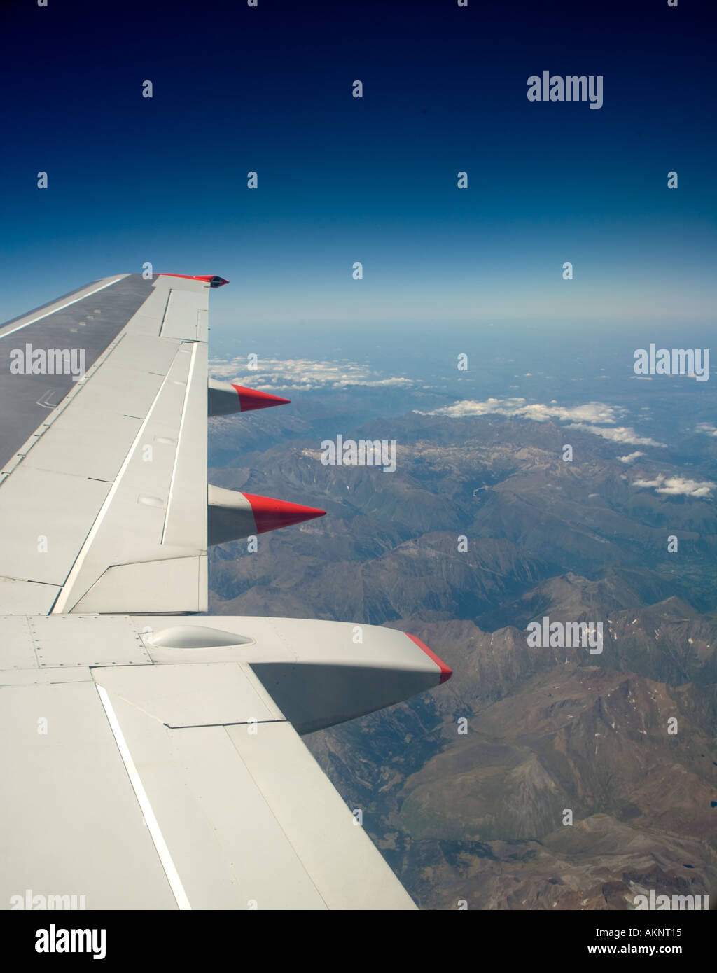 Boeing 737 aircraft wing flaps hi-res stock photography and images - Alamy
