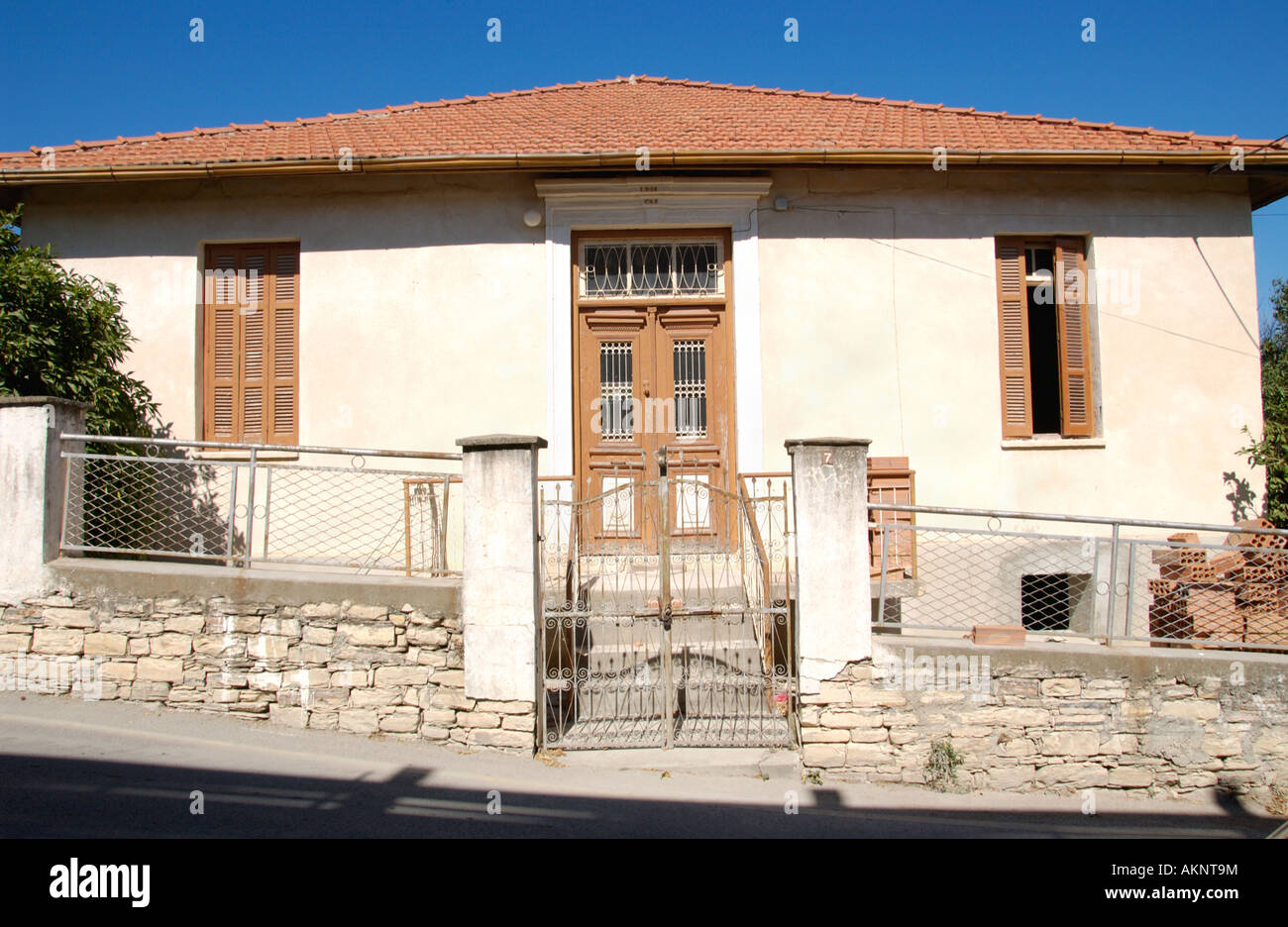 Traditional cypriot dwelling hi-res stock photography and images - Alamy