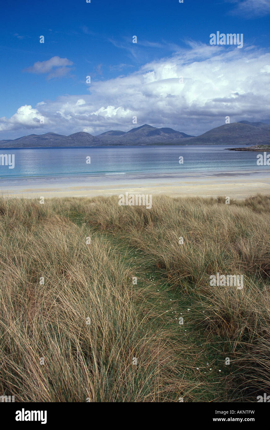 luskentyre luskentir beach isle of harris turquoise seas beach machir ...