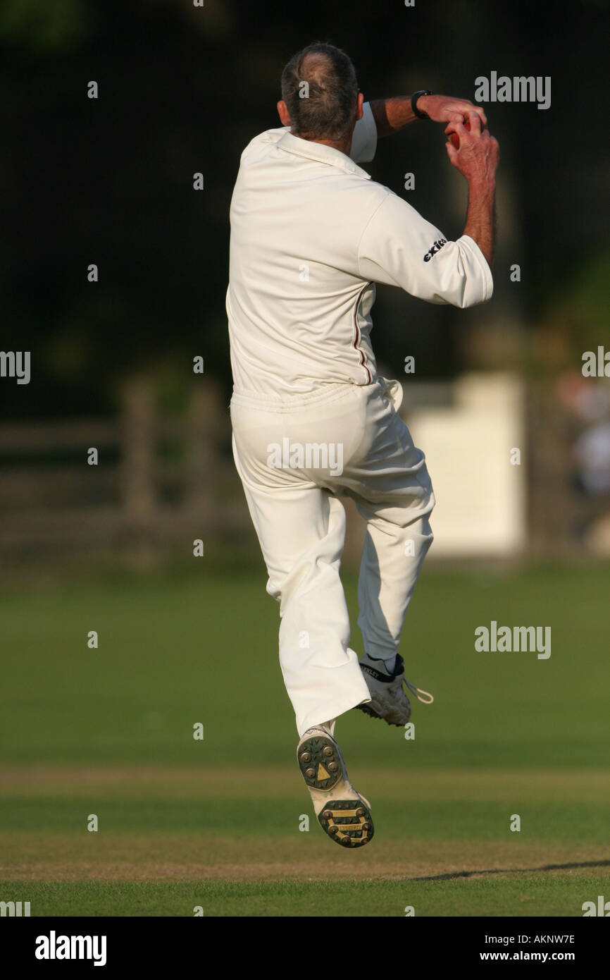 Cricket bowling bowler hi-res stock photography and images - Alamy