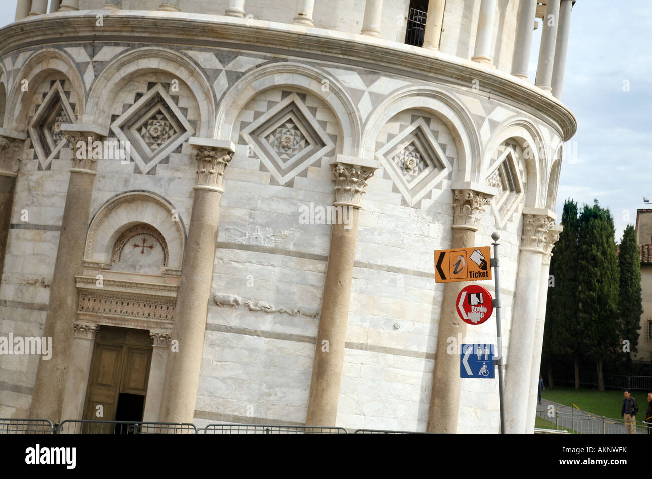 Signs at the bottom of the Leaning Tower, Pisa, Italy Stock Photo - Alamy