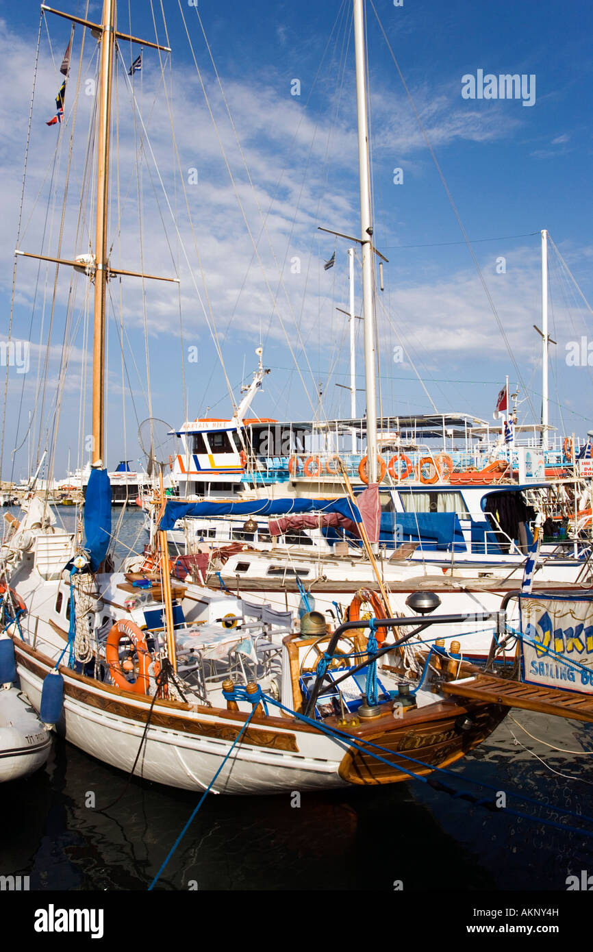 Mandraki hafen hi-res stock photography and images - Alamy