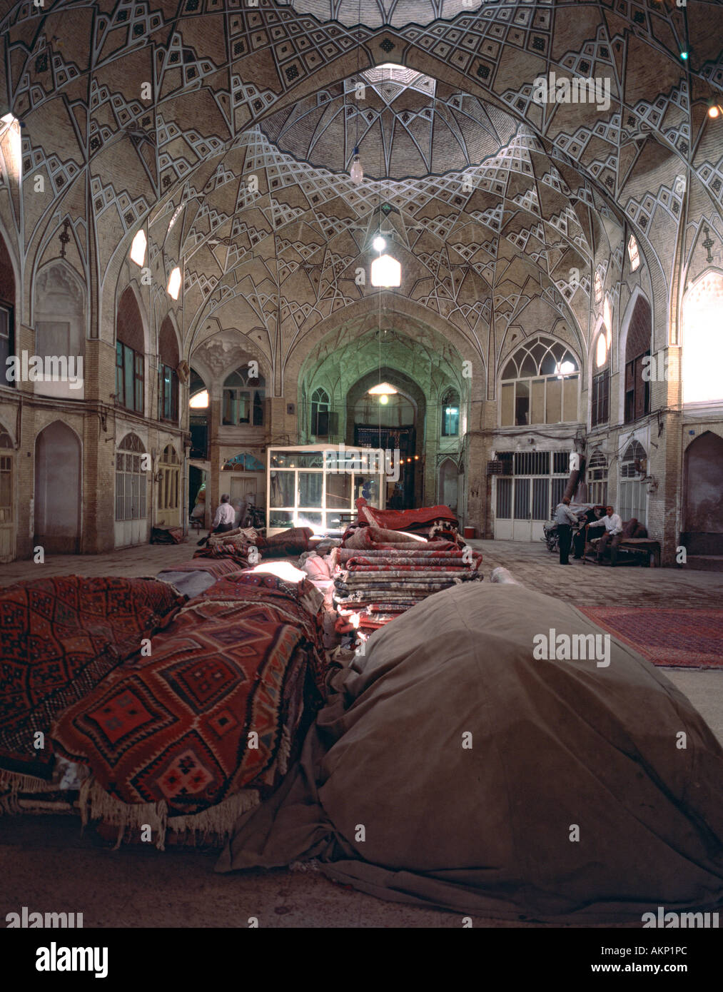 Qom bazaar hi-res stock photography and images - Alamy