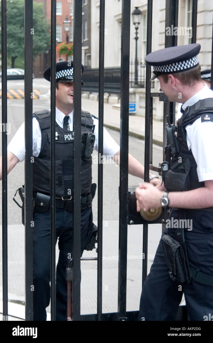 Security london terrorism guard protect hi-res stock photography and ...