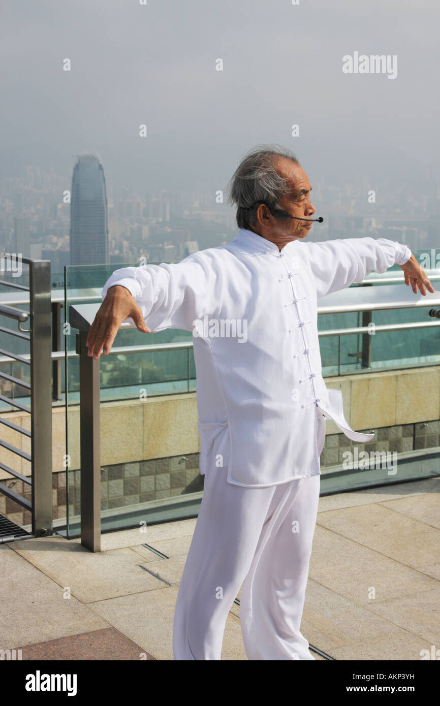 Man Practicing Tai Chi At The Peak Hong Kong Stock Photo - Alamy