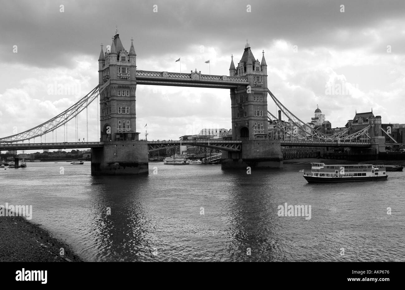 Historical landmarks in london uk Black and White Stock Photos & Images ...