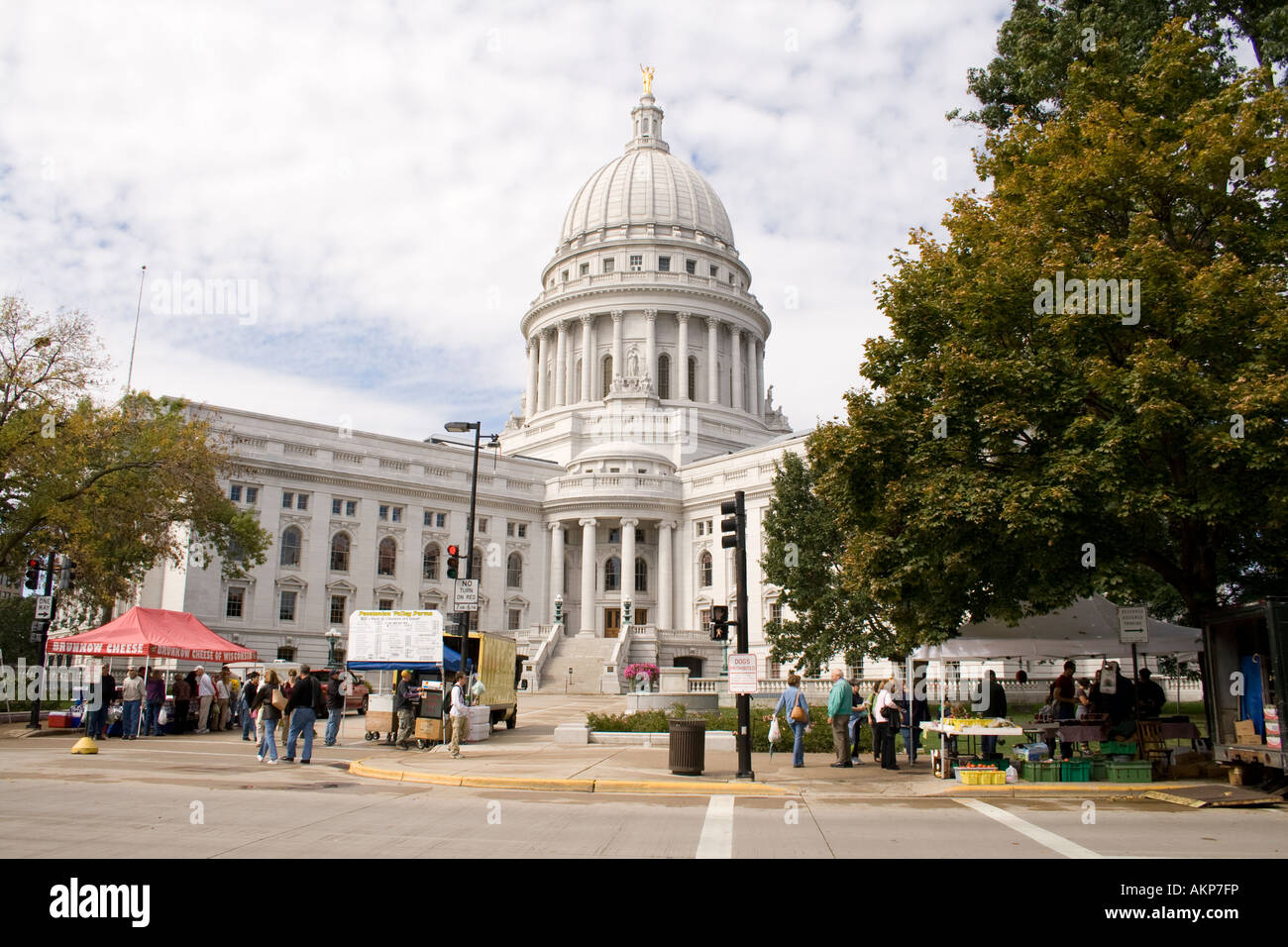 Madison Wisconsin capitol building Stock Photo - Alamy