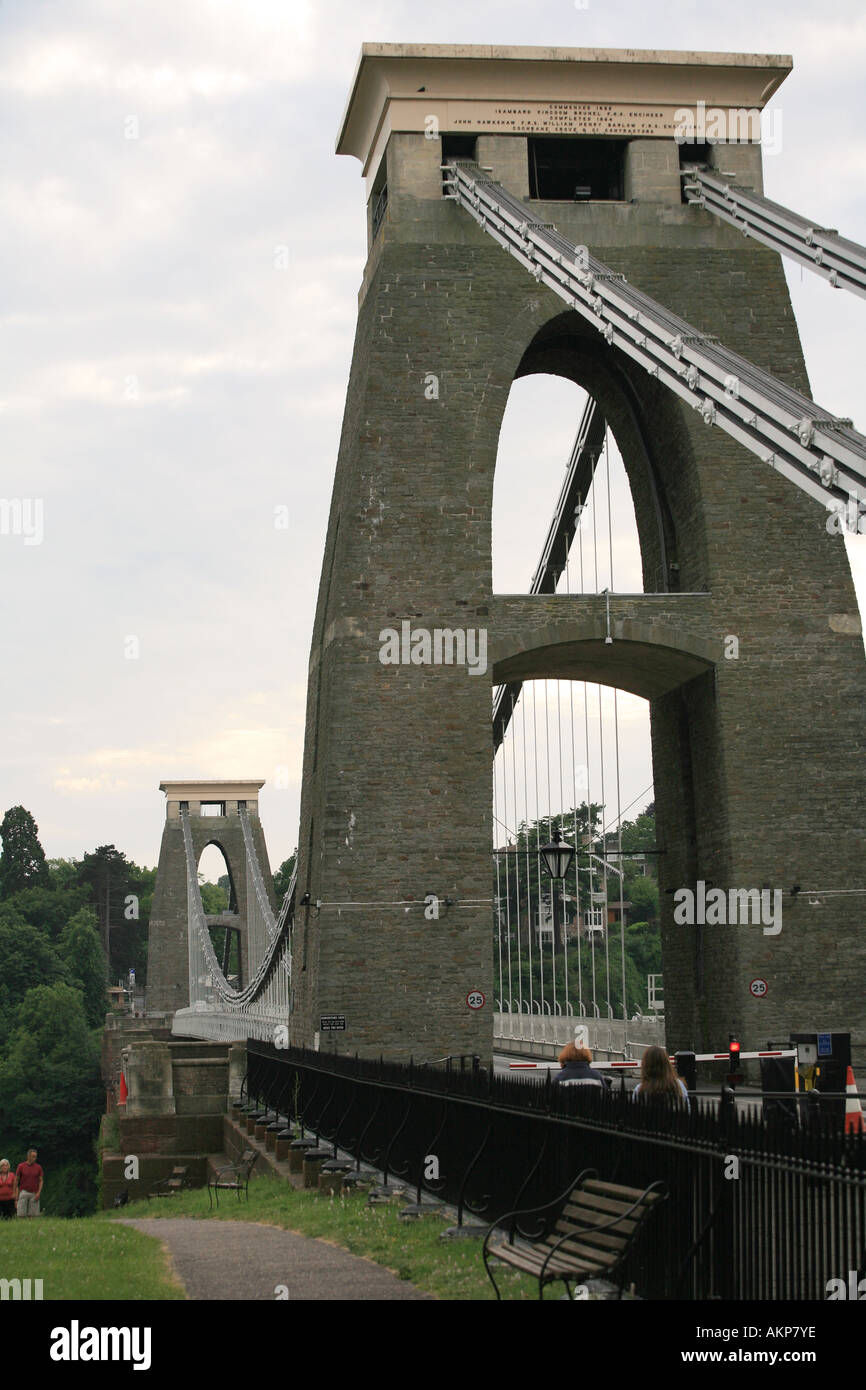World famous Clifton Suspension Bridge spans the Avon gorge and river ...