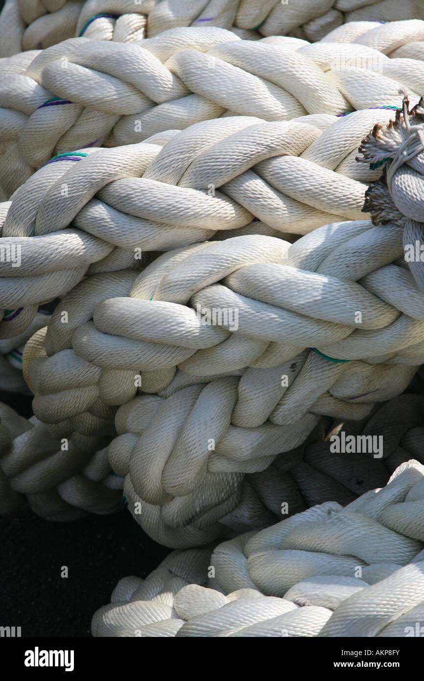 close up of heavy mooring rope Stock Photo - Alamy