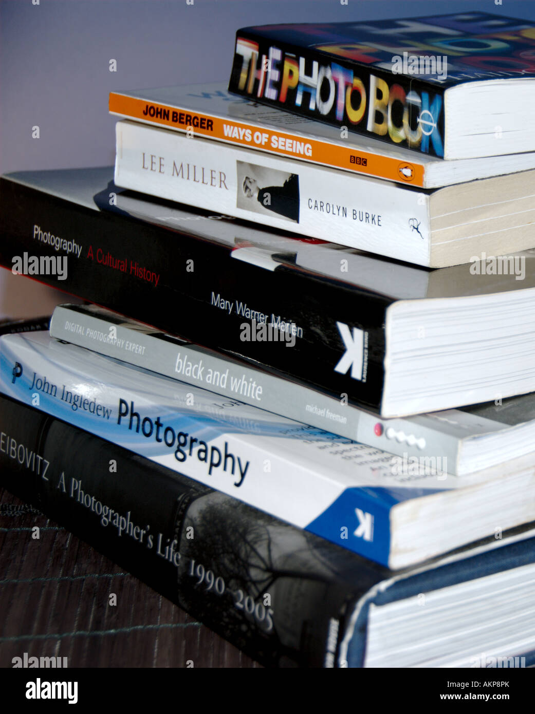 Tall pile books hi-res stock photography and images - Alamy