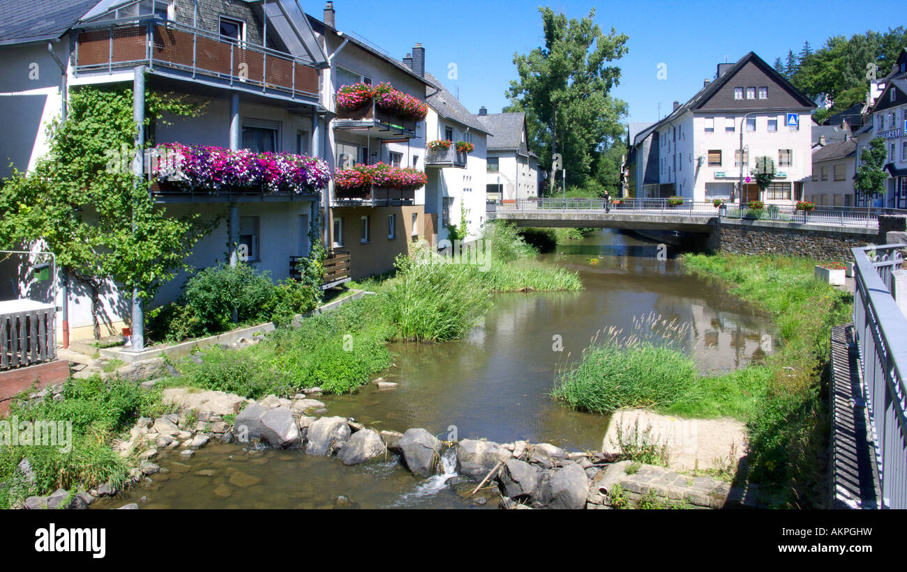 Wohnhaeuser am Simmerbach in Simmern, Hunsrueck, Rheinland-Pfalz Stock ...
