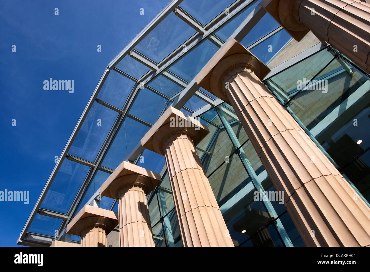Portico with doric columns hi-res stock photography and images - Alamy