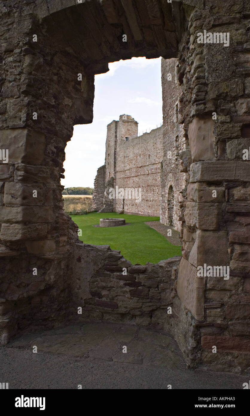 Berwick castle hi-res stock photography and images - Alamy