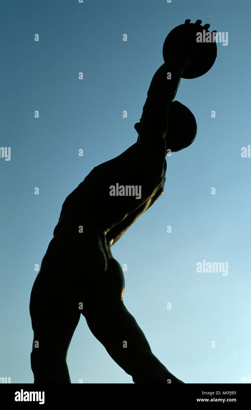 Discus thrower statue hi-res stock photography and images - Alamy