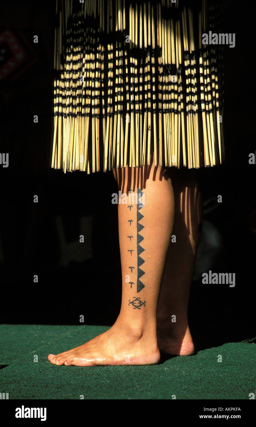 Maori traditional attire Stock Photo - Alamy