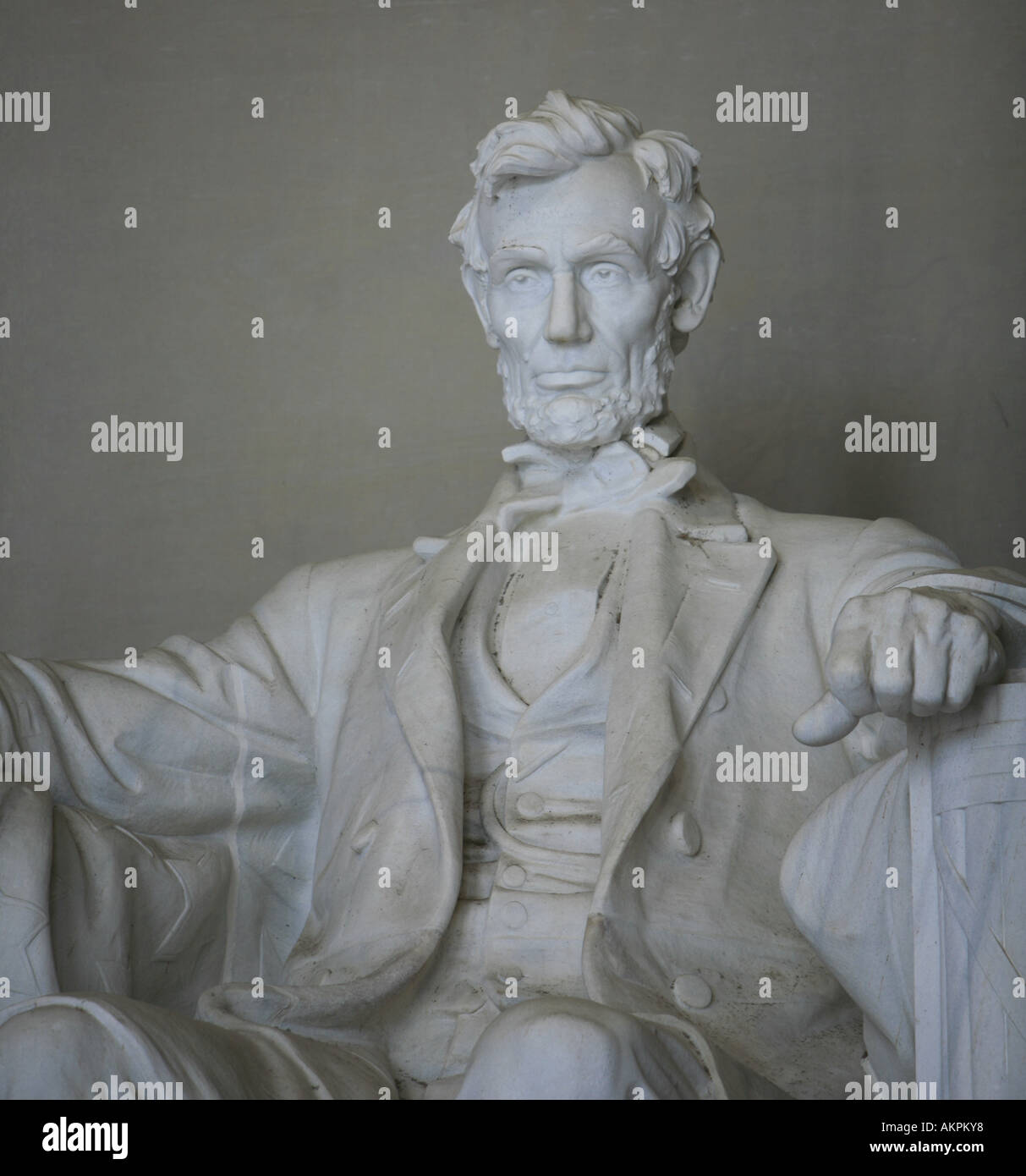 Lincoln statesman statue hi-res stock photography and images - Alamy