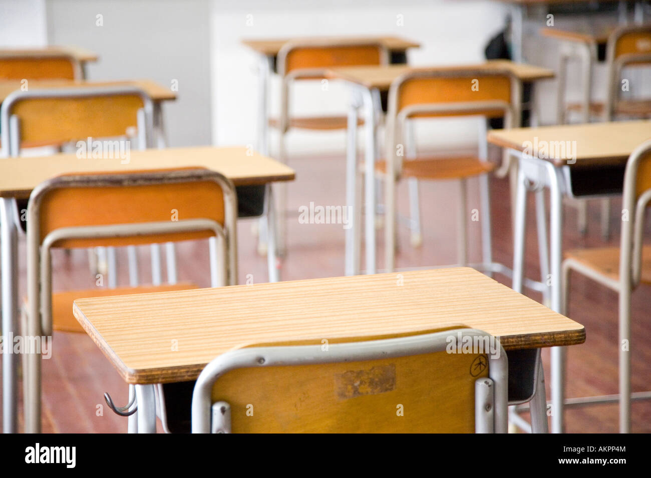 Desk and chair at classroom Stock Photo - Alamy