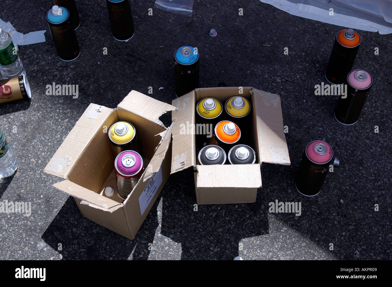 Graffiti artists gather in Chelsea for the first ever Graffiti Block ...