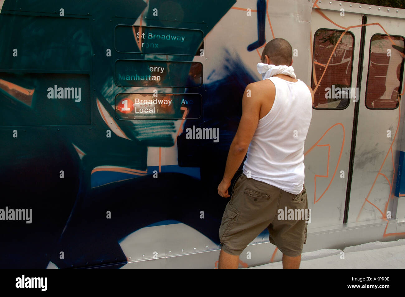 Graffiti artists gather in Chelsea for the first ever Graffiti Block ...